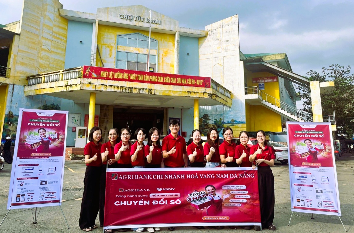 Ngân hàng “gỡ nút thắt” công nghệ cho hộ kinh doanh